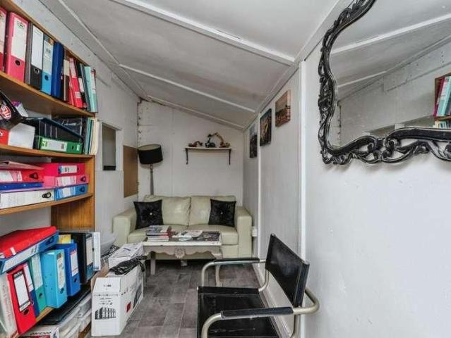 London Road, Bagshot, GU19