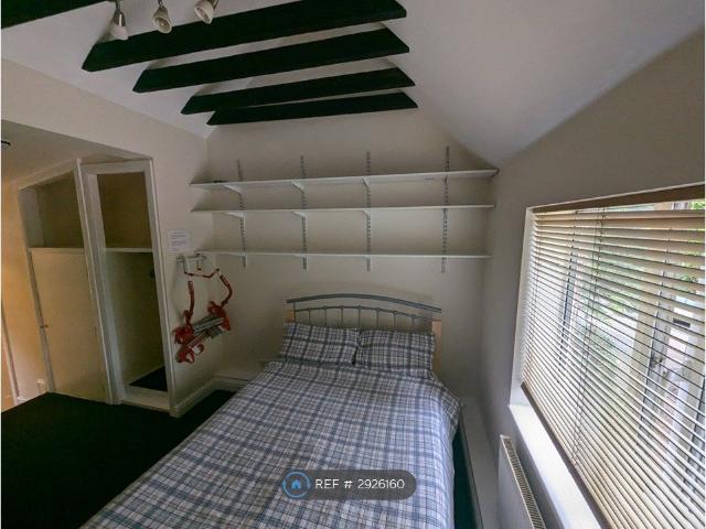 London Road, Bagshot GU19, Room to rent, £895 pcm | PrimeLocation