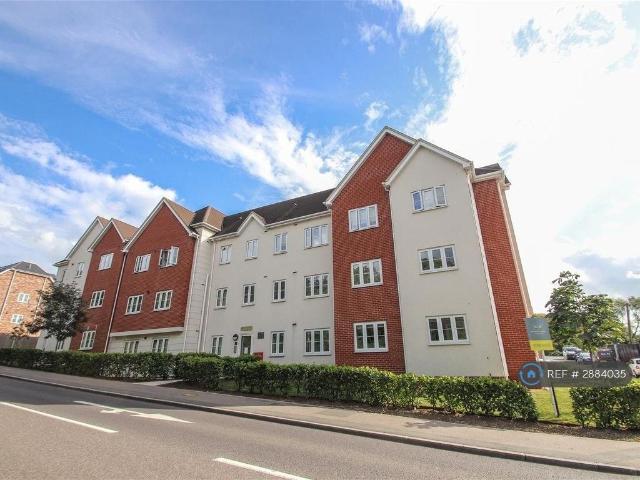 London Road, Benfleet, SS7 2 bed flat to rent £1,450 pcm £335 pw