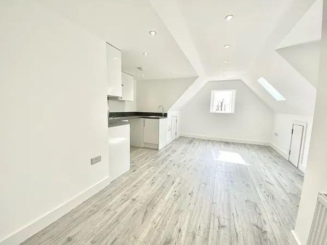 London Road, Benfleet, SS7, Property for rent