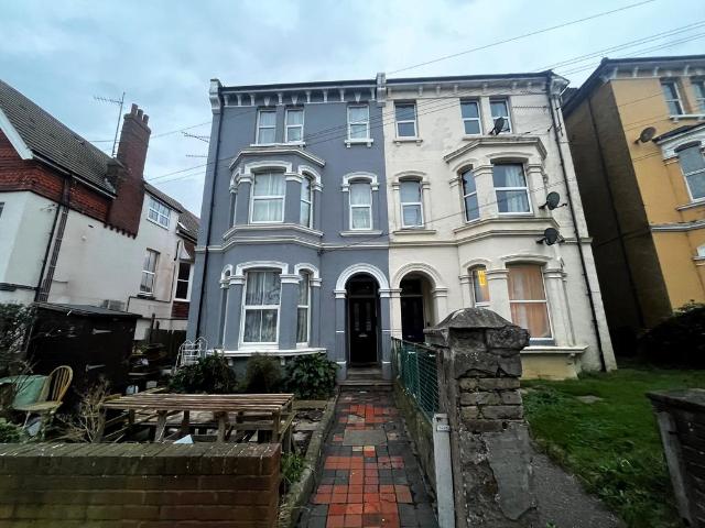 London Road, BEXHILL ON SEA 2 bed flat to rent £1,000 pcm £231 pw