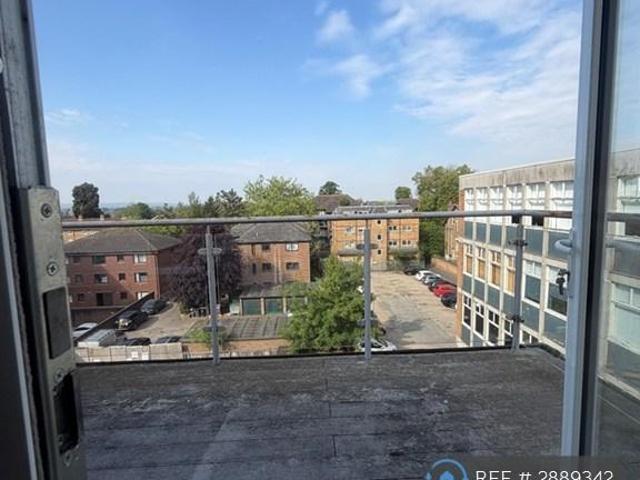 London Road, Bromley, BR1 2 bed flat to rent £1,750 pcm £404 pw