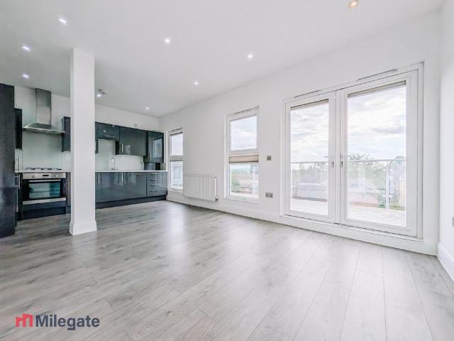London Road, Bromley BR1 2 bed flat to rent £1,800 pcm £415 pw