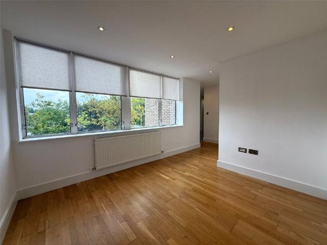 London Road, Bracknell, Berkshire, RG12