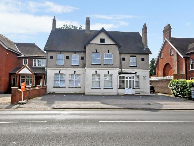 London Road, Brentwood 1 bed flat to rent £1,150 pcm £265 pw