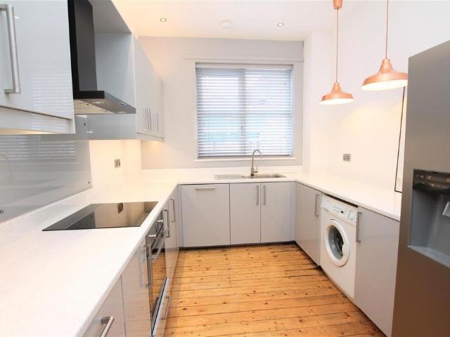London Road, BRIGHTON 3 bed maisonette to rent £2,500 pcm £577 pw