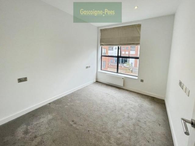 London Road, Camberley GU15