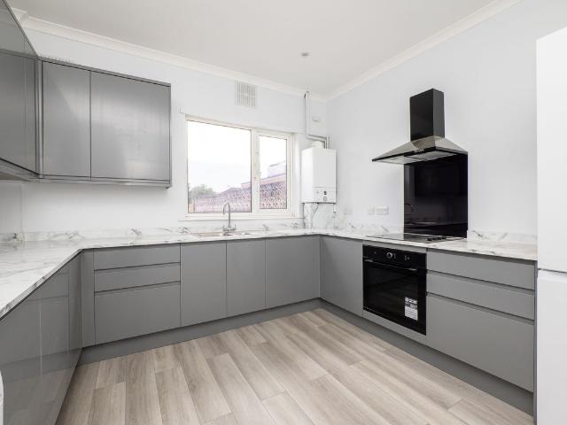 London Road, Cheam, Sutton SM3, 3 bed flat to rent, £2,100 pcm | PrimeLocation