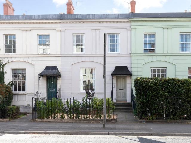 London Road, Cheltenham GL52, 1 bed flat to rent, £1,100 pcm | PrimeLocation