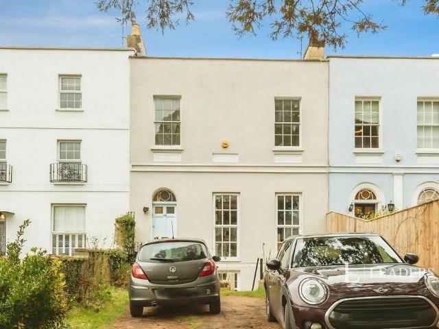 London Road, Cheltenham, GL52 2 bed house to rent £1,275 pcm £294 pw