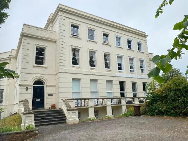 London Road, Cheltenham 1 bed apartment to rent £1,050 pcm £242 pw