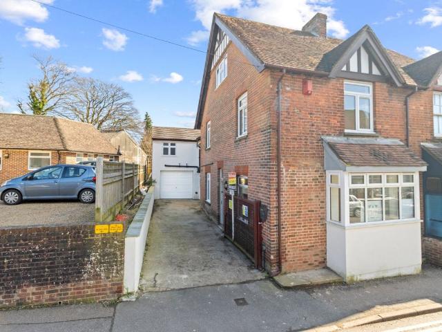 London Road, Crowborough, East Sussex TN6, 4 bed semi detached house to rent, £2,000 pcm | PrimeLocation