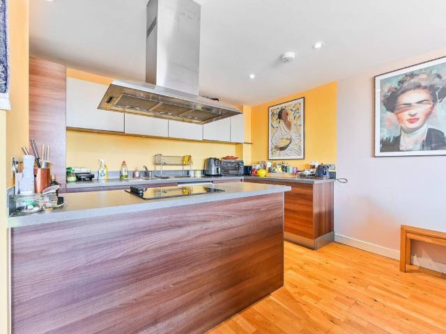 London Road, Croydon CR0, 2 bed flat to rent, £2,000 pcm | PrimeLocation