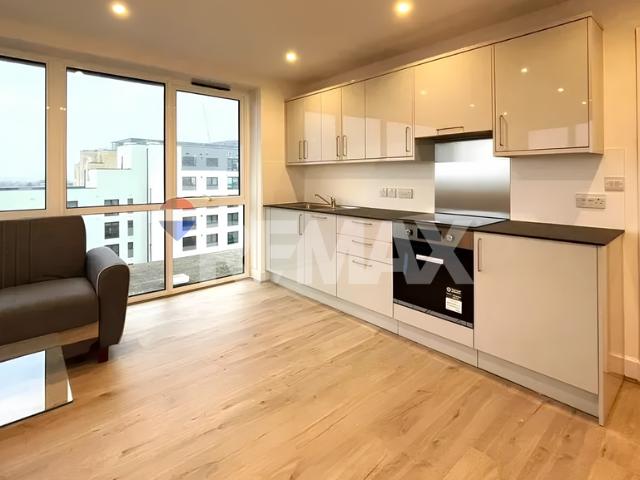London Road, Croydon CR0 3 bed flat to rent £1,995 pcm £460 pw