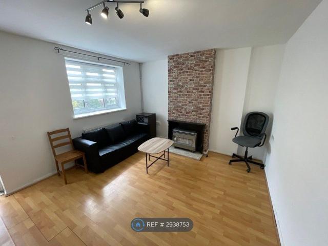 London Road, Croydon CR4, 3 bed flat to rent, £2,150 pcm | PrimeLocation