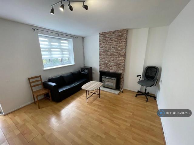 London Road, Croydon, CR4 3 bed flat to rent £2,150 pcm £496 pw