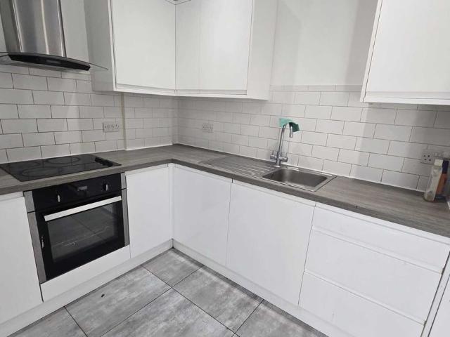 London Road, Croydon, Surrey CR0, 2 bed flat to rent, £1,800 pcm | PrimeLocation