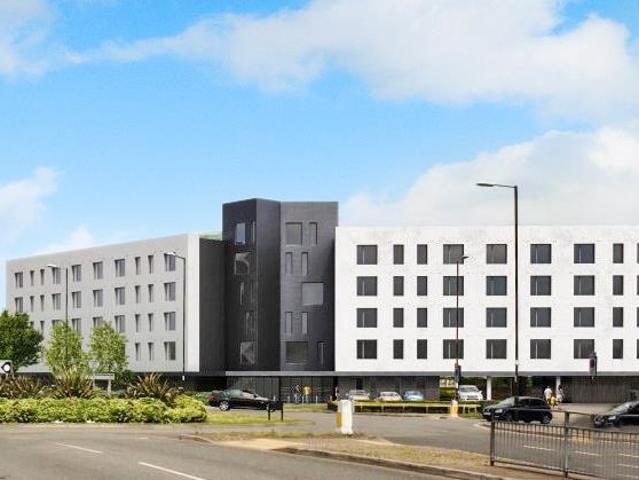 London Road, Crawley RH10 Studio to rent £1,000 pcm £231 pw