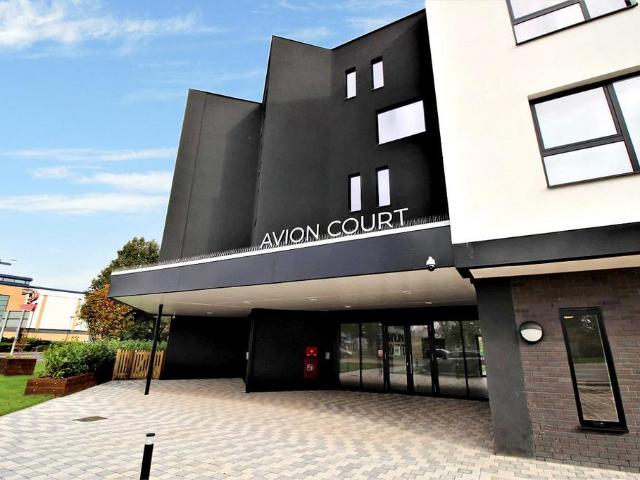 London Road, Crawley RH10 Studio to rent £1,000 pcm £231 pw