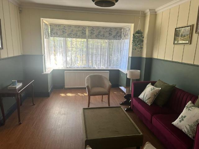 London Road, Datchet SL3 8 bed semi detached house to rent £6,700 pcm £1,546 pw