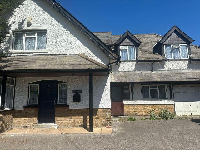London Road, Datchet, Slough SL3, 8 bed shared accommodation to rent, £6,999 pcm | PrimeLocation