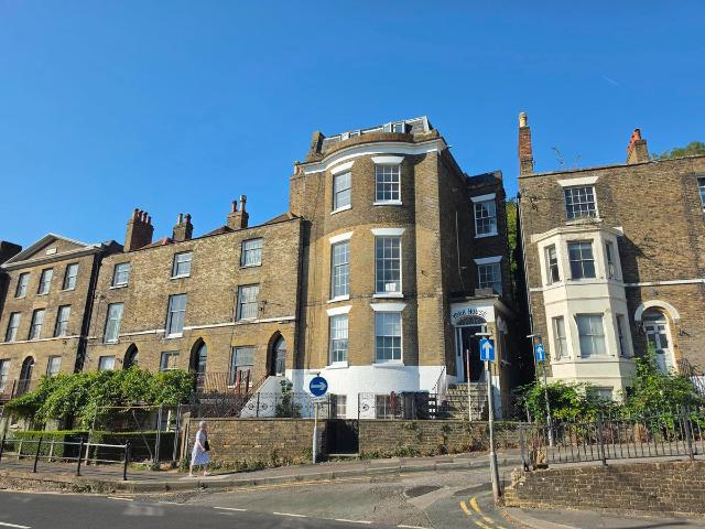 London Road, Dover CT17, 1 bed flat to rent, £850 pcm | PrimeLocation