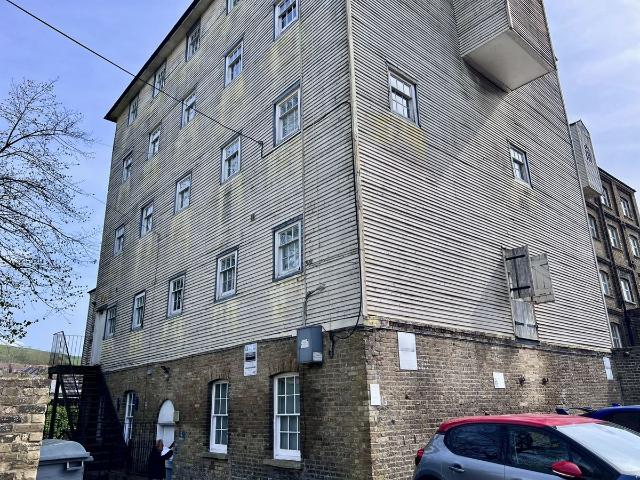 London Road, Dover CT17, 2 bed flat to rent, £850 pcm | PrimeLocation