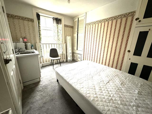 London Road, Dover CT17, 6 bed shared accommodation to rent, £430 pcm | PrimeLocation