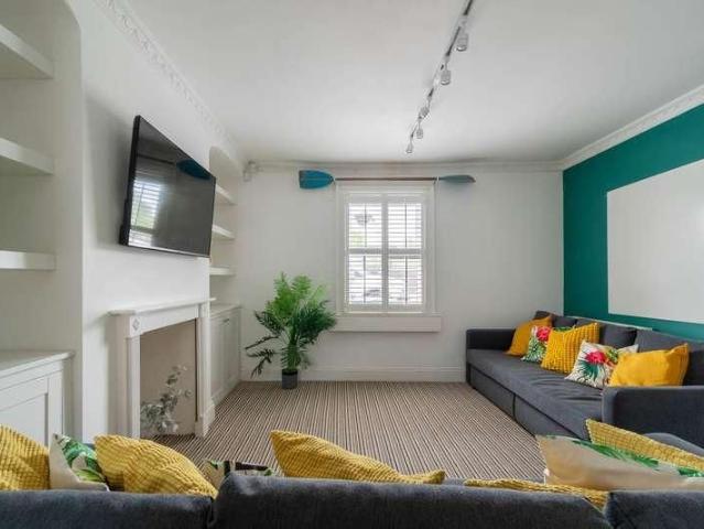 London Road East, Bath, BA1