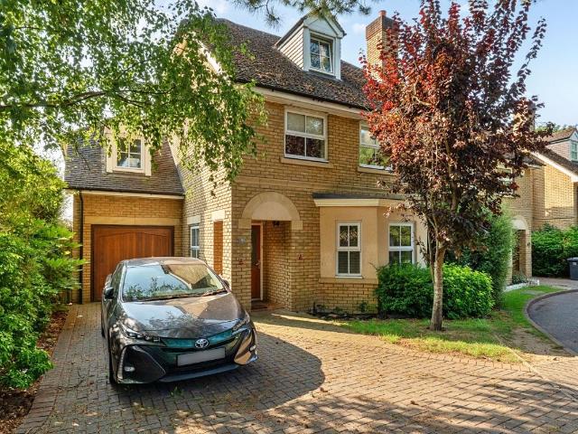 London Road, Englefield Green TW20, 4 bed detached house to rent, £3,250 pcm | PrimeLocation