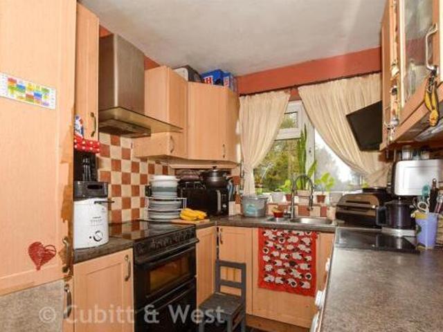 London Road, Felbridge, 2 Bedroom Flat