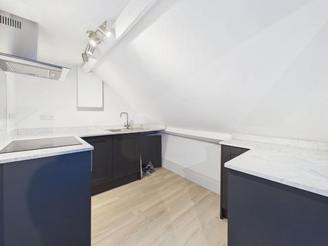 London Road, Gloucester GL1, Studio to rent, £785 pcm | PrimeLocation
