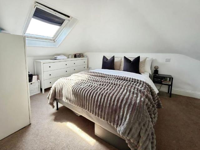 London Road, Grays, RM20