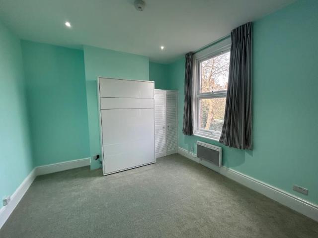 London Road, Guildford, Surrey, GU1