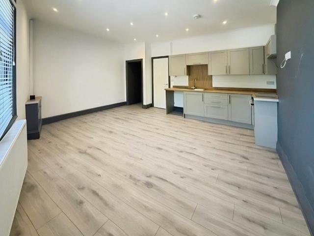 London Road, Hampshire PO2 3 bed apartment to rent £1,295 pcm £299 pw