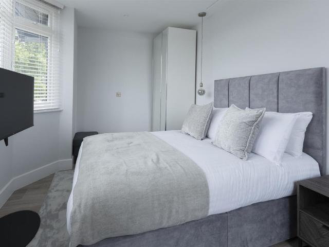 London Road, Headington OX3, Headington, 1 bed flat to rent, £2,708 pcm | PrimeLocation