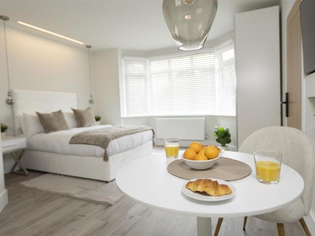 London Road, Headington OX3, Headington, 1 bed flat to rent, £2,708 pcm | PrimeLocation