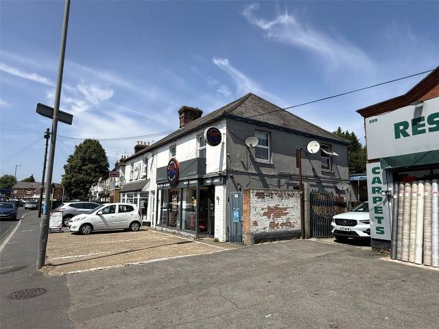 London Road, High Wycombe, Buckinghamshire HP11, 2 bed flat to rent, £1,250 pcm | PrimeLocation