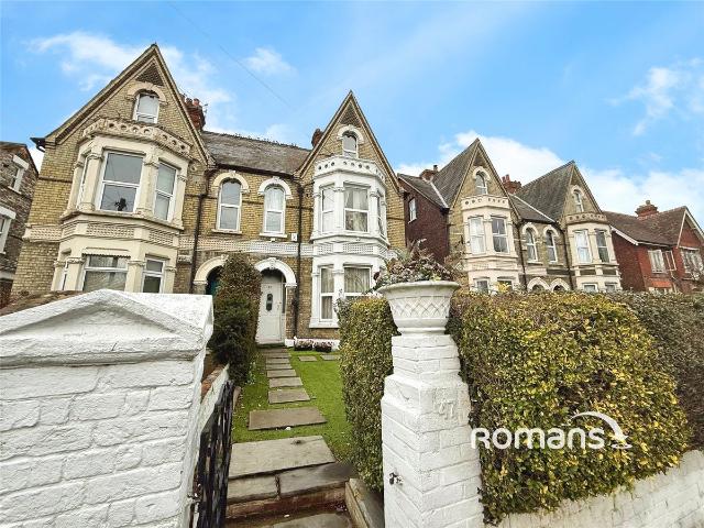 London Road, High Wycombe, Buckinghamshire HP11, Room to rent, £850 pcm | PrimeLocation