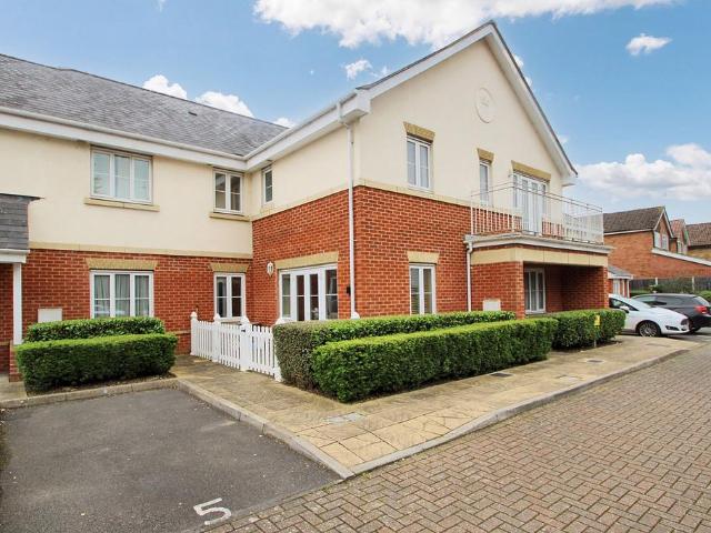 London Road, High Wycombe HP10 2 bed flat to rent £1,475 pcm £340 pw