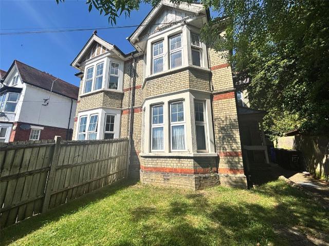 London Road, High Wycombe HP11, 1 bed flat to rent, £950 pcm | PrimeLocation
