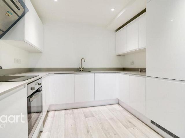 London Road, Hook 1 bed apartment to rent £1,150 pcm £265 pw