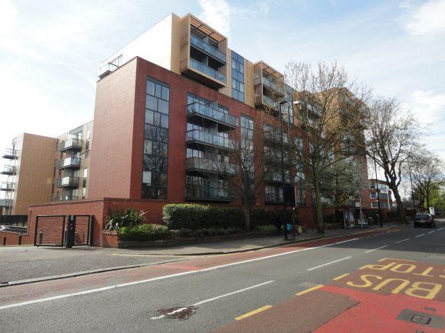 London Road, Isleworth, TW7 1 bed flat to rent £1,550 pcm £358 pw