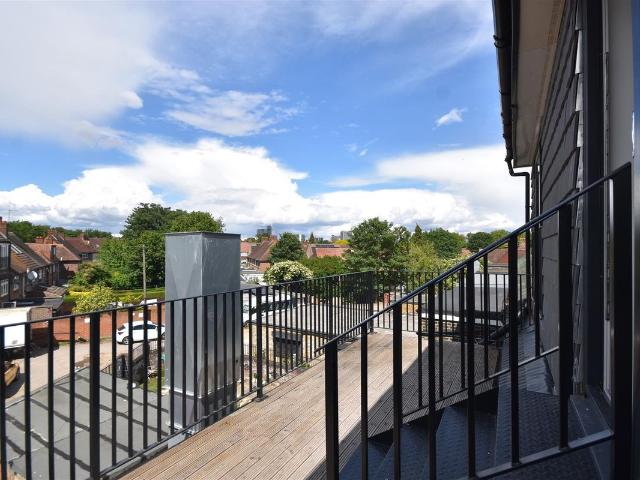 London Road, Isleworth TW7, 1 bed flat to rent, £1,600 pcm | PrimeLocation