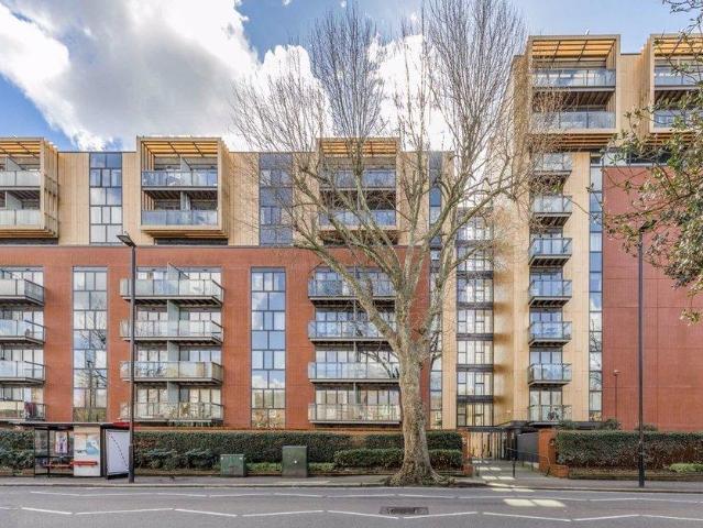 London Road, Isleworth TW7 2 bed flat to rent £2,000 pcm £462 pw