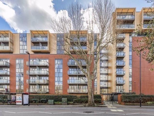 London Road, Isleworth TW7, 2 bed flat to rent, £2,000 pcm | PrimeLocation