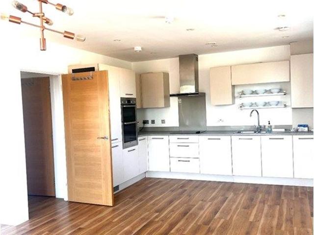 London Road, Isleworth TW7, 2 bed flat to rent, £2,195 pcm | PrimeLocation
