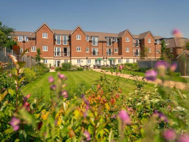 London Road, Knebworth SG3 2 bed retirement property to rent £4,550 pcm £1,050 pw