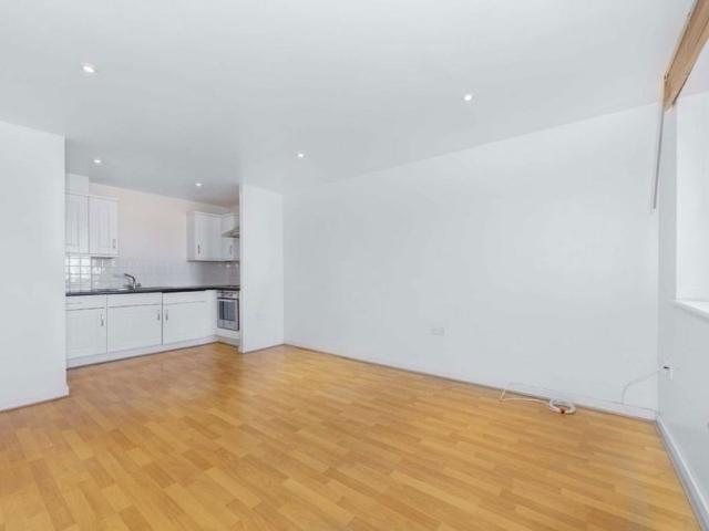 London Road, KT2