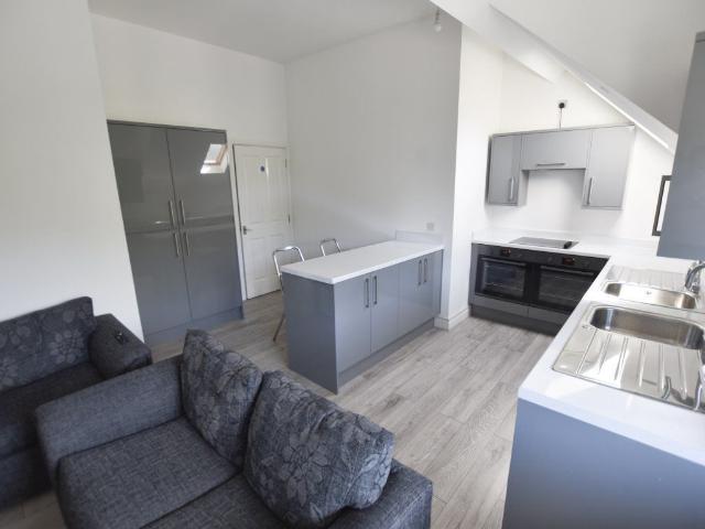 London Road, Leicester LE2, 5 bed flat to rent, £542 pcm | PrimeLocation